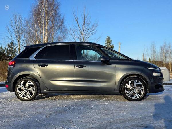Grey Citroen c4-picasso 2014 in Taurage, with an engine capacity of 1.56 L and mileage of 224 thousand km for 5300 €, photo 4 on AUTOMOTO.COM.LV