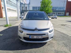 Grey Citroen c4-picasso 2014 in Riga, with an engine capacity of 2.00 L and mileage of 205 thousand km for 7400 €, photo 2 on AUTOMOTO.COM.LV