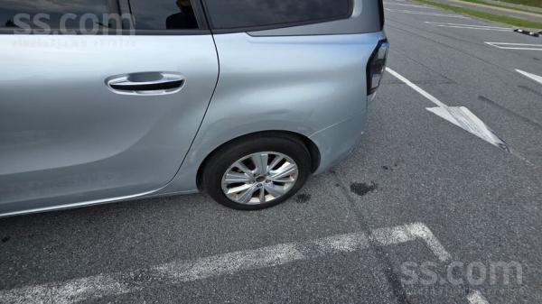 Pelēks Citroen c4-picasso 2014 Rīga, ar dzinēja tilpumu 1.60 L un nobraukumu 218 tūkst. km par 4900 €, foto 4 vietnē AUTOMOTO.COM.LV