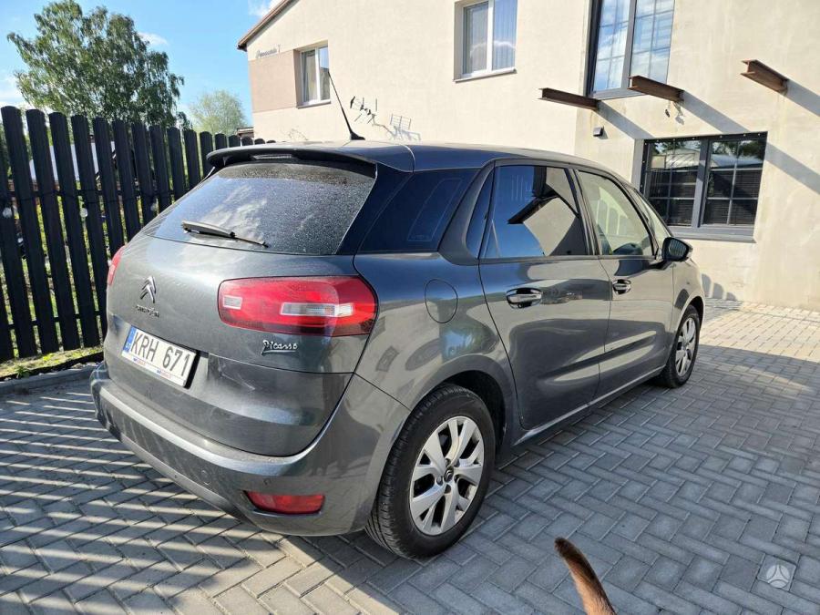 Grey Citroen c4-picasso 2014 in Siauliai, with an engine capacity of 1.56 L and mileage of 230 thousand km for 5500 €, photo 5 on AUTOMOTO.COM.LV