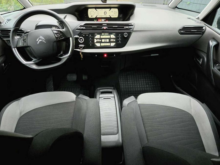 Grey Citroen c4-picasso 2014 in Siauliai, with an engine capacity of 1.56 L and mileage of 230 thousand km for 5500 €, photo 9 on AUTOMOTO.COM.LV