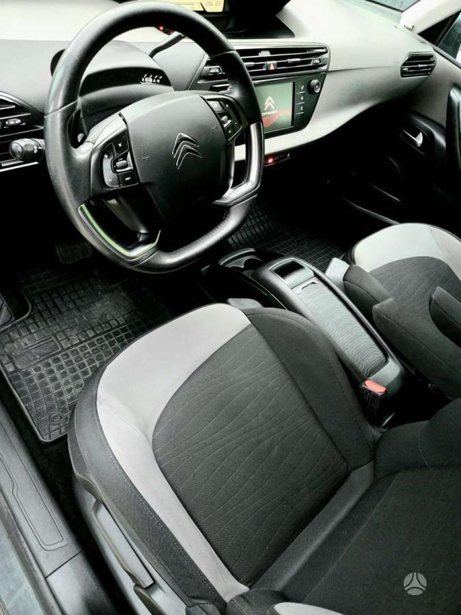Grey Citroen c4-picasso 2014 in Siauliai, with an engine capacity of 1.56 L and mileage of 230 thousand km for 5500 €, photo 11 on AUTOMOTO.COM.LV