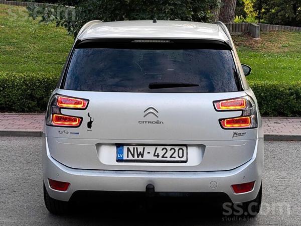 Grey Citroen c4-picasso 2014 in Jurmala, with an engine capacity of 2.00 L and mileage of 253 thousand km for 5990 €, photo 4 on AUTOMOTO.COM.LV