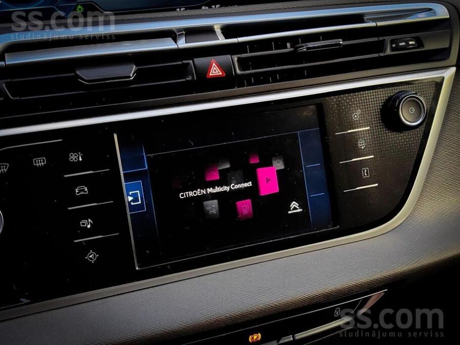 Grey Citroen c4-picasso 2014 in Jurmala, with an engine capacity of 2.00 L and mileage of 253 thousand km for 5990 €, photo 6 on AUTOMOTO.COM.LV
