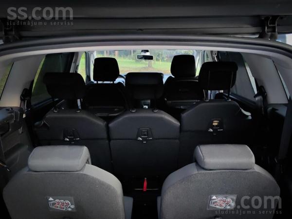 Grey Citroen c4-picasso 2014 in Jurmala, with an engine capacity of 2.00 L and mileage of 253 thousand km for 5990 €, photo 9 on AUTOMOTO.COM.LV