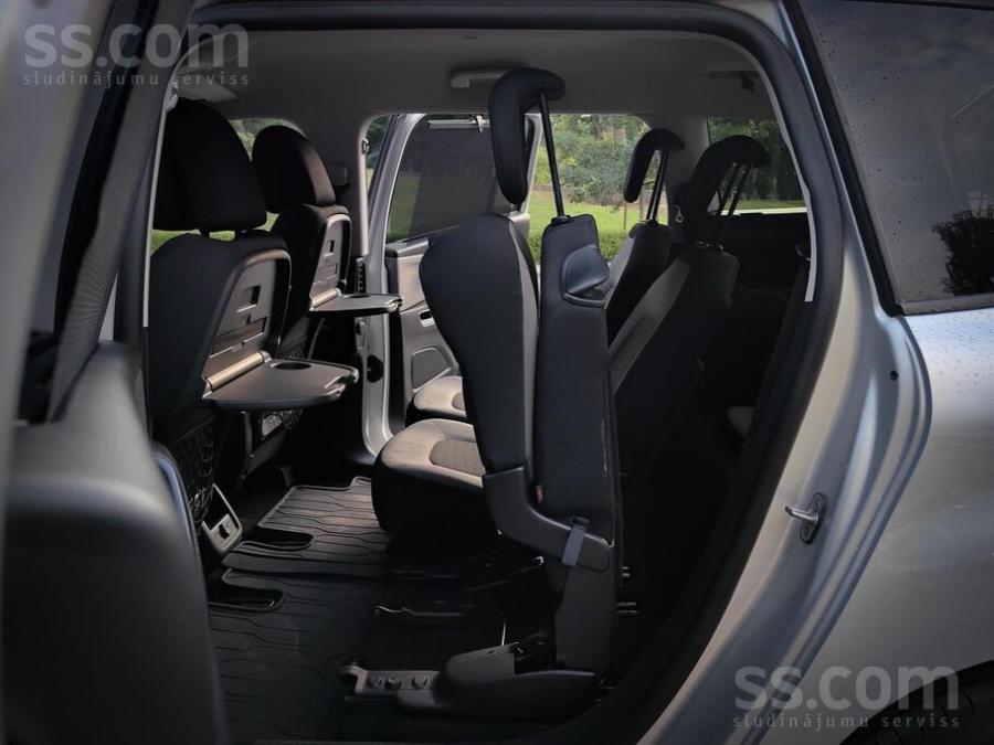 Grey Citroen c4-picasso 2014 in Jurmala, with an engine capacity of 2.00 L and mileage of 253 thousand km for 5990 €, photo 13 on AUTOMOTO.COM.LV