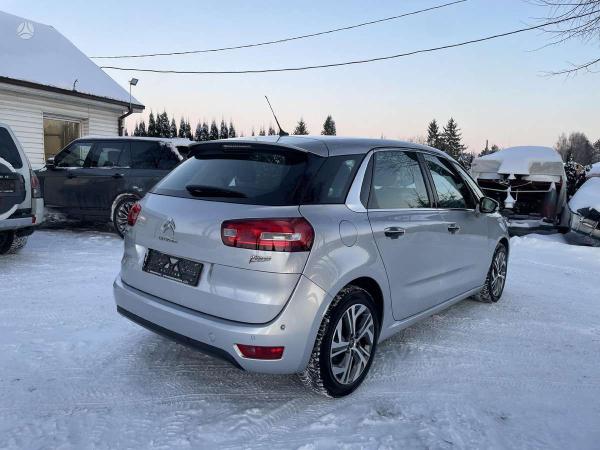Grey Citroen c4-picasso 2015 in Kursenai, with an engine capacity of 2.00 L and mileage of 185 thousand km for 7200 €, photo 5 on AUTOMOTO.COM.LV
