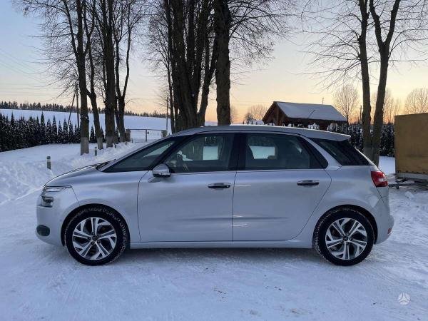 Grey Citroen c4-picasso 2015 in Kursenai, with an engine capacity of 2.00 L and mileage of 185 thousand km for 7200 €, photo 8 on AUTOMOTO.COM.LV