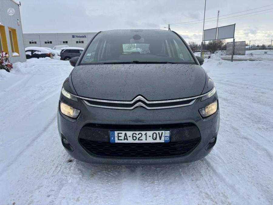 Grey Citroen c4-picasso 2015 in Taurage, with an engine capacity of 1.56 L and mileage of 200 thousand km for 4500 €, photo 2 on AUTOMOTO.COM.LV