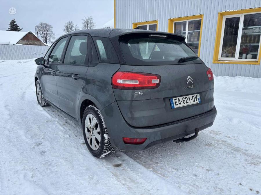 Grey Citroen c4-picasso 2015 in Taurage, with an engine capacity of 1.56 L and mileage of 200 thousand km for 4500 €, photo 5 on AUTOMOTO.COM.LV