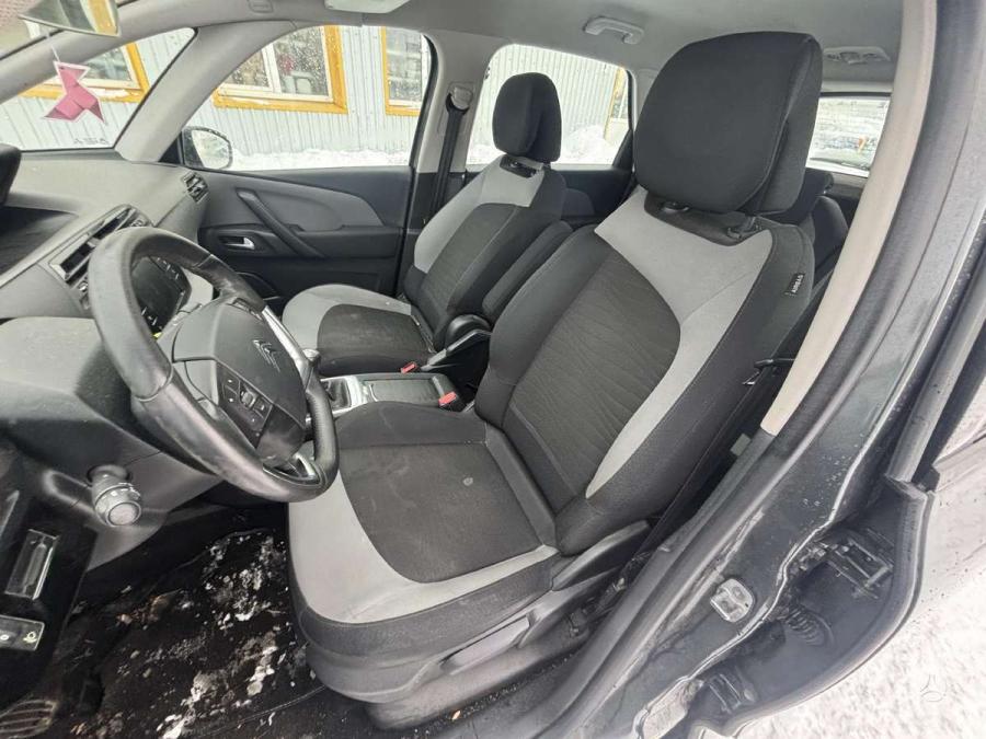 Grey Citroen c4-picasso 2015 in Taurage, with an engine capacity of 1.56 L and mileage of 200 thousand km for 4500 €, photo 10 on AUTOMOTO.COM.LV