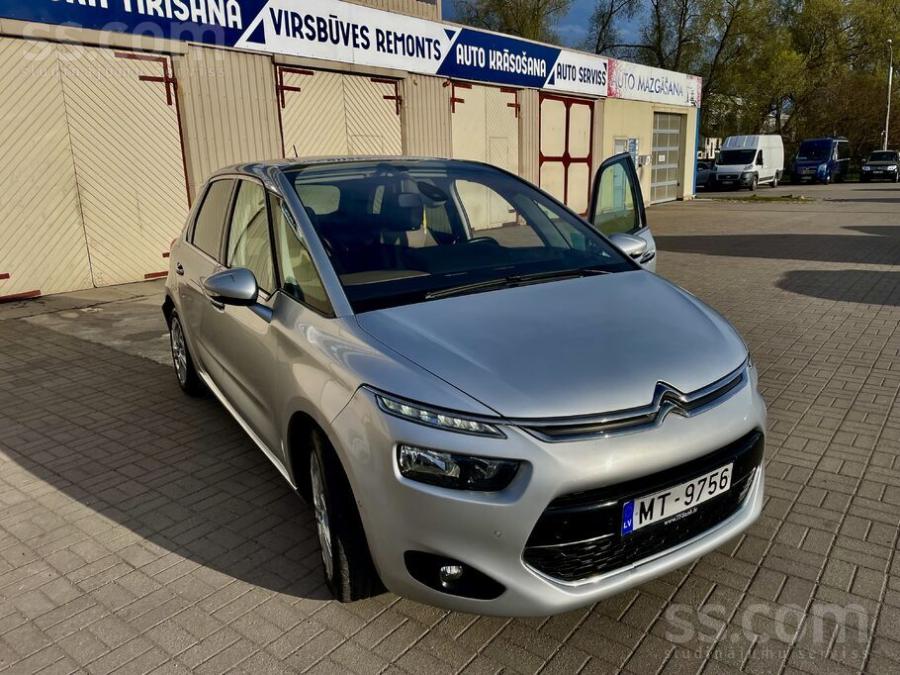 Pelēks Citroen c4-picasso 2015 Liepāja, ar dzinēja tilpumu 2.00 L un nobraukumu 225 tūkst. km par 5900 €, foto 3 vietnē AUTOMOTO.COM.LV