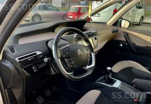 Pelēks Citroen c4-picasso 2015 Liepāja, ar dzinēja tilpumu 2.00 L un nobraukumu 225 tūkst. km par 5900 €, foto 5 vietnē AUTOMOTO.COM.LV