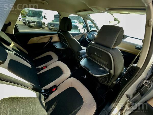 Grey Citroen c4-picasso 2015 in Liepaja, with an engine capacity of 2.00 L and mileage of 225 thousand km for 5900 €, photo 6 on AUTOMOTO.COM.LV