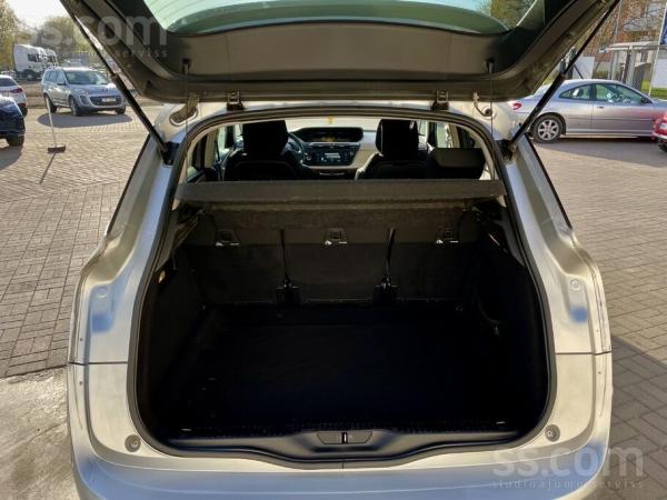 Grey Citroen c4-picasso 2015 in Liepaja, with an engine capacity of 2.00 L and mileage of 225 thousand km for 5900 €, photo 9 on AUTOMOTO.COM.LV
