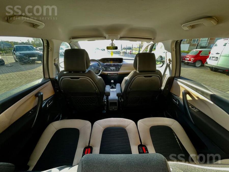 Pelēks Citroen c4-picasso 2015 Liepāja, ar dzinēja tilpumu 2.00 L un nobraukumu 225 tūkst. km par 5900 €, foto 11 vietnē AUTOMOTO.COM.LV