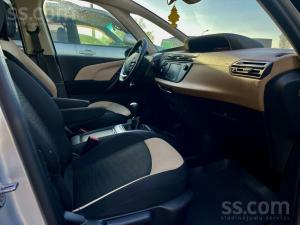 Pelēks Citroen c4-picasso 2015 Liepāja, ar dzinēja tilpumu 2.00 L un nobraukumu 225 tūkst. km par 5900 €, foto 19 vietnē AUTOMOTO.COM.LV