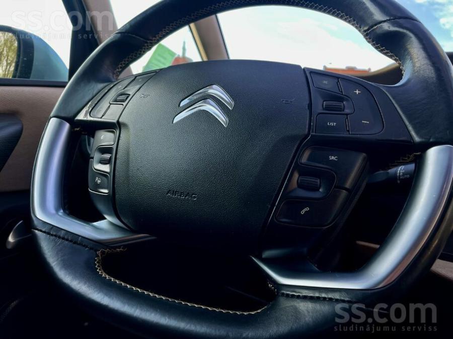 Pelēks Citroen c4-picasso 2015 Liepāja, ar dzinēja tilpumu 2.00 L un nobraukumu 225 tūkst. km par 5900 €, foto 22 vietnē AUTOMOTO.COM.LV