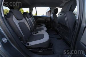 Pelēks Citroen c4-picasso 2015 Jelgava, ar dzinēja tilpumu 1.20 L un nobraukumu 0 tūkst. km par 7990 €, foto 12 vietnē AUTOMOTO.COM.LV