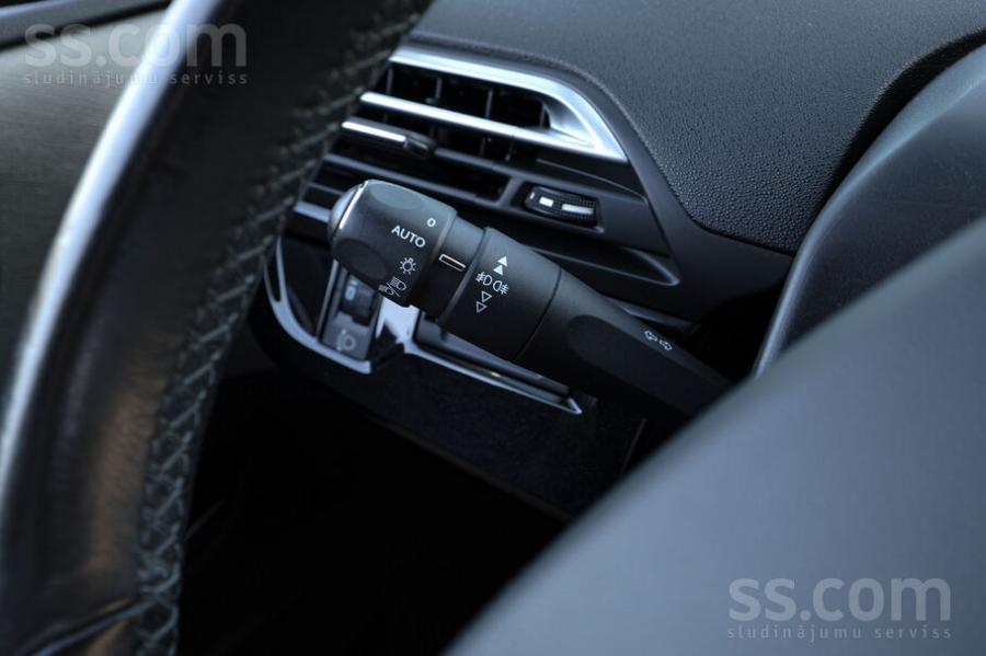 Pelēks Citroen c4-picasso 2015 Jelgava, ar dzinēja tilpumu 1.20 L un nobraukumu 0 tūkst. km par 7990 €, foto 25 vietnē AUTOMOTO.COM.LV