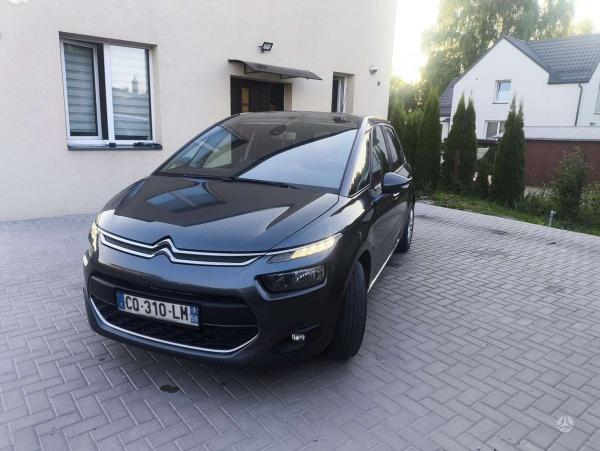 Pelēks Citroen c4-picasso 2015 Viļņa, ar dzinēja tilpumu 1.60 L un nobraukumu 311 tūkst. km par 3850 €, foto 2 vietnē AUTOMOTO.COM.LV