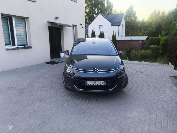 Pelēks Citroen c4-picasso 2015 Viļņa, ar dzinēja tilpumu 1.60 L un nobraukumu 311 tūkst. km par 3850 €, foto 6 vietnē AUTOMOTO.COM.LV