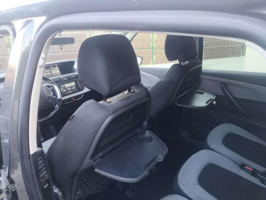 Pelēks Citroen c4-picasso 2015 Viļņa, ar dzinēja tilpumu 1.60 L un nobraukumu 311 tūkst. km par 3850 €, foto 11 vietnē AUTOMOTO.COM.LV