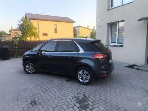 Pelēks Citroen c4-picasso 2015 Viļņa, ar dzinēja tilpumu 1.60 L un nobraukumu 311 tūkst. km par 3850 €, foto 20 vietnē AUTOMOTO.COM.LV
