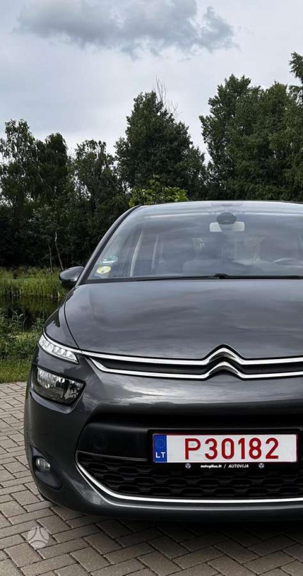Grey Citroen c4-picasso 2015 in Utena, with an engine capacity of 1.56 L and mileage of 301 thousand km for 4950 €, photo 7 on AUTOMOTO.COM.LV