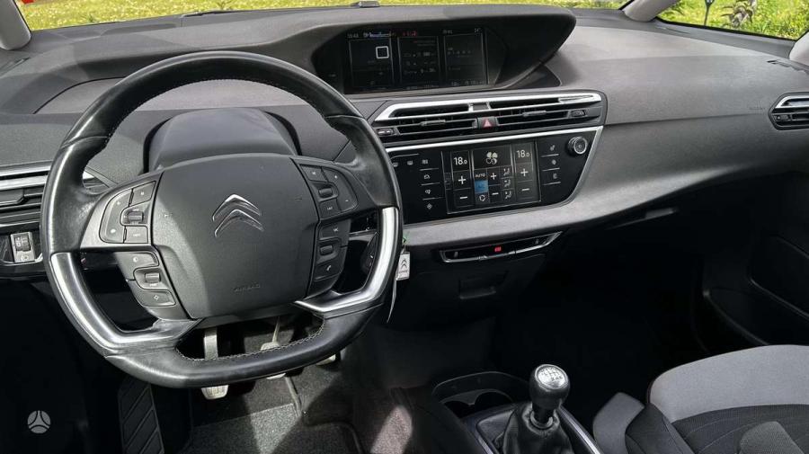 Pelēks Citroen c4-picasso 2015 Utena, ar dzinēja tilpumu 1.56 L un nobraukumu 301 tūkst. km par 4950 €, foto 23 vietnē AUTOMOTO.COM.LV