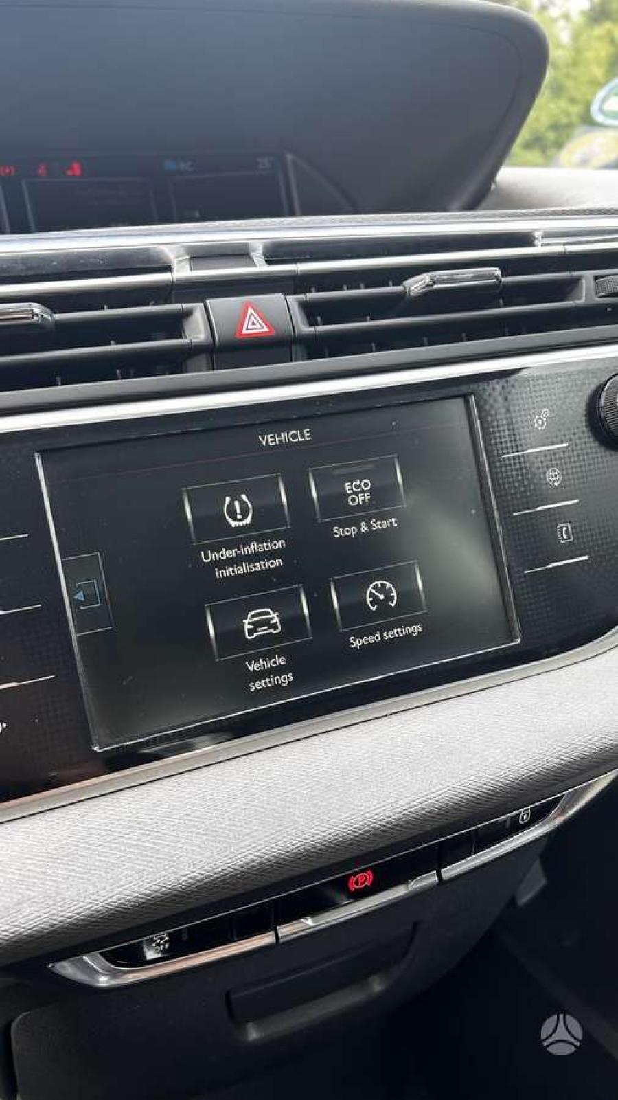 Pelēks Citroen c4-picasso 2015 Utena, ar dzinēja tilpumu 1.56 L un nobraukumu 301 tūkst. km par 4950 €, foto 32 vietnē AUTOMOTO.COM.LV