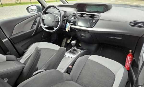 Grey Citroen c4-picasso 2015 in Taurage, with an engine capacity of 1.56 L and mileage of 207 thousand km for 4800 €, photo 9 on AUTOMOTO.COM.LV