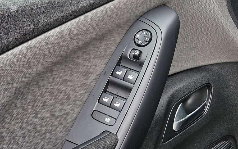 Pelēks Citroen c4-picasso 2015 Tauragė, ar dzinēja tilpumu 1.56 L un nobraukumu 207 tūkst. km par 4800 €, foto 15 vietnē AUTOMOTO.COM.LV