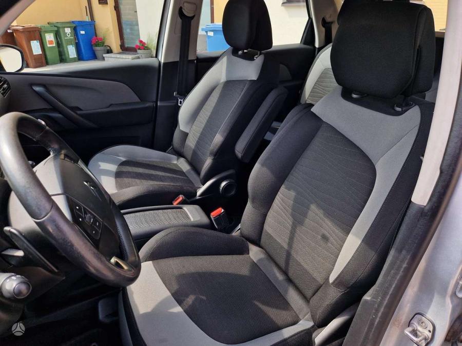Grey Citroen c4-picasso 2015 in Kaunas, with an engine capacity of 1.56 L and mileage of 284 thousand km for 4700 €, photo 12 on AUTOMOTO.COM.LV