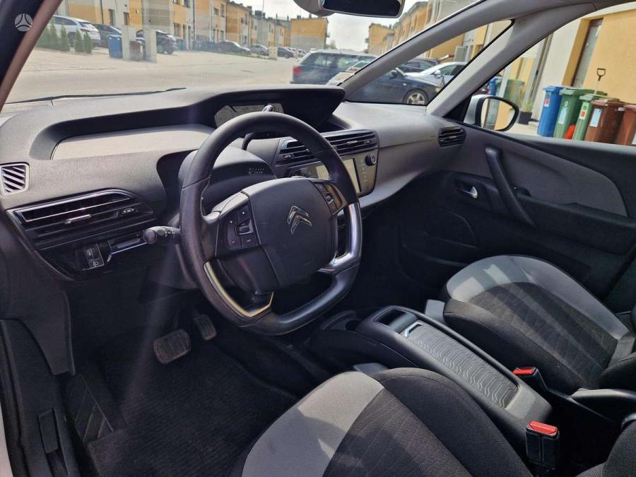 Grey Citroen c4-picasso 2015 in Kaunas, with an engine capacity of 1.56 L and mileage of 284 thousand km for 4700 €, photo 13 on AUTOMOTO.COM.LV