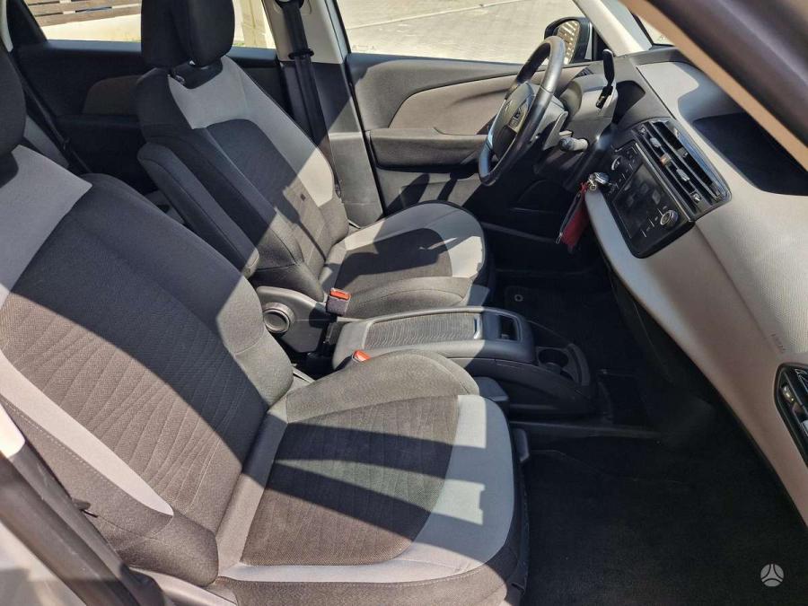 Grey Citroen c4-picasso 2015 in Kaunas, with an engine capacity of 1.56 L and mileage of 284 thousand km for 4700 €, photo 17 on AUTOMOTO.COM.LV