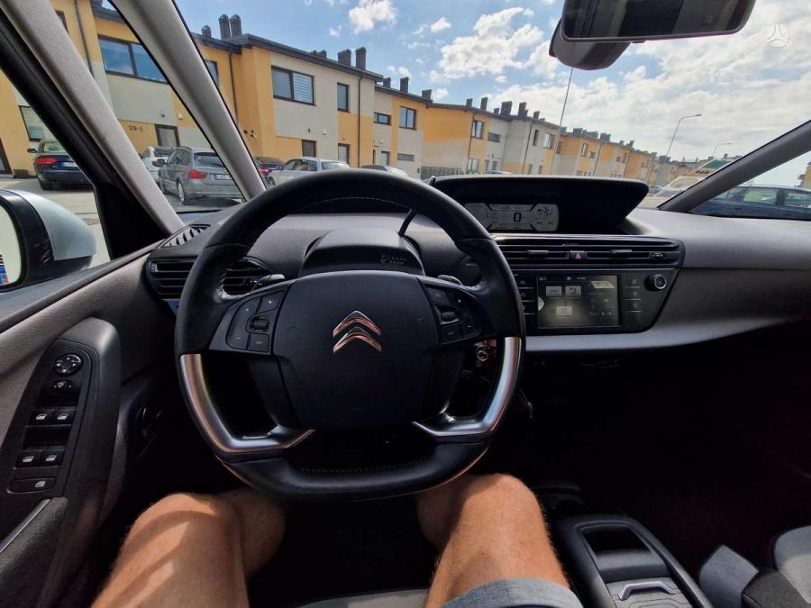 Grey Citroen c4-picasso 2015 in Kaunas, with an engine capacity of 1.56 L and mileage of 284 thousand km for 4700 €, photo 18 on AUTOMOTO.COM.LV