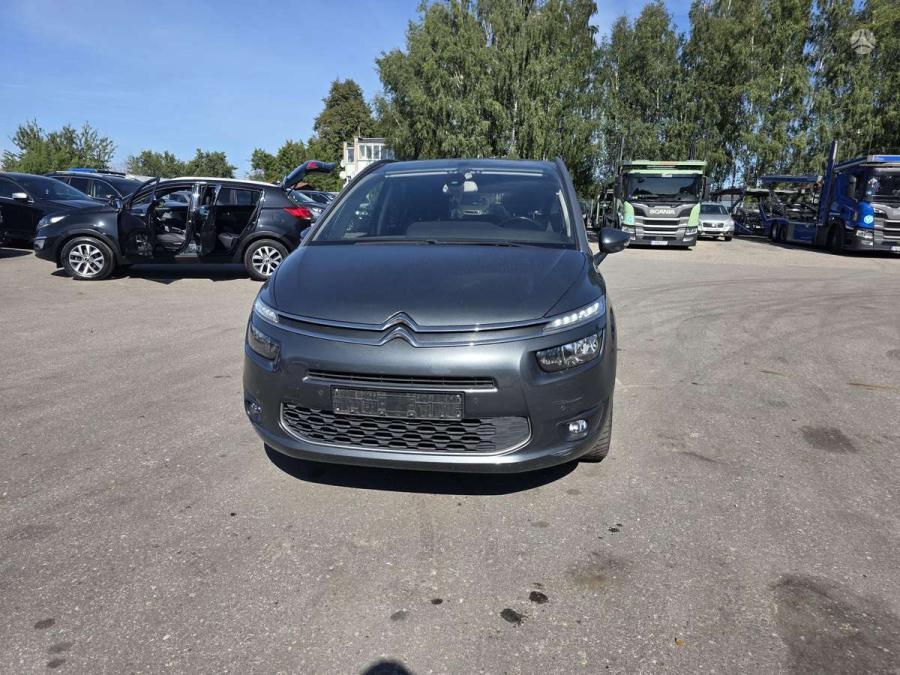 Grey Citroen c4-picasso 2015 in Ukmerge, with an engine capacity of 1.56 L and mileage of 200 thousand km for 4650 €, photo 1 on AUTOMOTO.COM.LV