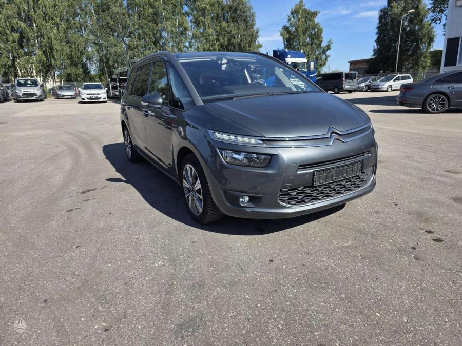 Grey Citroen c4-picasso 2015 in Ukmerge, with an engine capacity of 1.56 L and mileage of 200 thousand km for 4650 €, photo 3 on AUTOMOTO.COM.LV