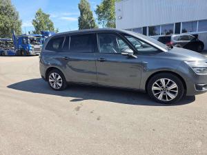 Grey Citroen c4-picasso 2015 in Ukmerge, with an engine capacity of 1.56 L and mileage of 200 thousand km for 4650 €, photo 4 on AUTOMOTO.COM.LV