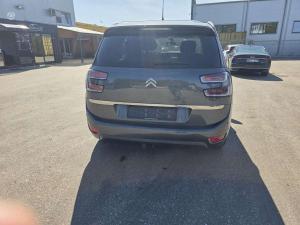 Grey Citroen c4-picasso 2015 in Ukmerge, with an engine capacity of 1.56 L and mileage of 200 thousand km for 4650 €, photo 6 on AUTOMOTO.COM.LV
