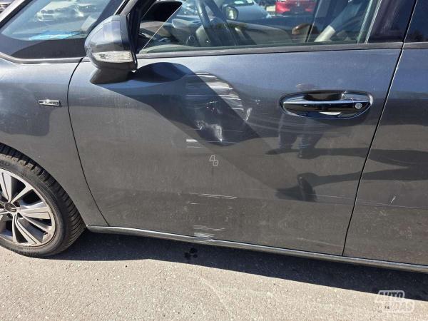Grey Citroen c4-picasso 2015 in Ukmerge, with an engine capacity of 1.60 L and mileage of 200 thousand km for 4650 €, photo 10 on AUTOMOTO.COM.LV
