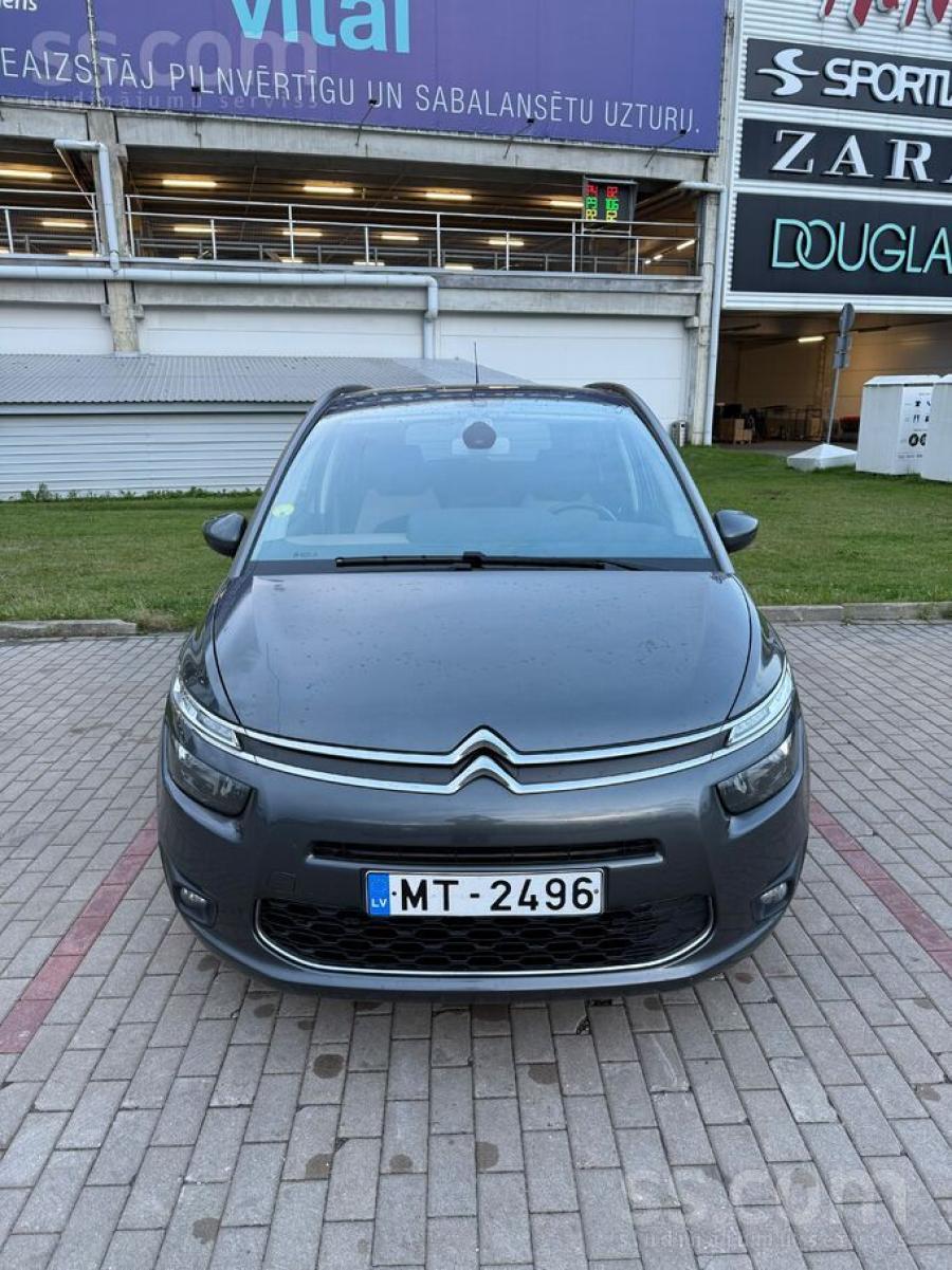 Grey Citroen c4-picasso 2015 in Riga, with an engine capacity of 1.60 L and mileage of 232 thousand km for 6700 €, photo 1 on AUTOMOTO.COM.LV