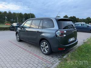 Grey Citroen c4-picasso 2015 in Riga, with an engine capacity of 1.60 L and mileage of 232 thousand km for 6700 €, photo 4 on AUTOMOTO.COM.LV