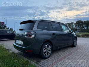 Grey Citroen c4-picasso 2015 in Riga, with an engine capacity of 1.60 L and mileage of 232 thousand km for 6700 €, photo 6 on AUTOMOTO.COM.LV