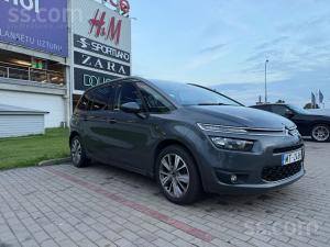 Grey Citroen c4-picasso 2015 in Riga, with an engine capacity of 1.60 L and mileage of 232 thousand km for 6700 €, photo 7 on AUTOMOTO.COM.LV
