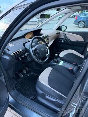 Grey Citroen c4-picasso 2015 in Riga, with an engine capacity of 1.60 L and mileage of 232 thousand km for 6700 €, photo 8 on AUTOMOTO.COM.LV