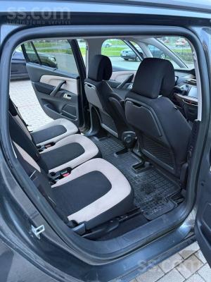 Grey Citroen c4-picasso 2015 in Riga, with an engine capacity of 1.60 L and mileage of 232 thousand km for 6700 €, photo 11 on AUTOMOTO.COM.LV