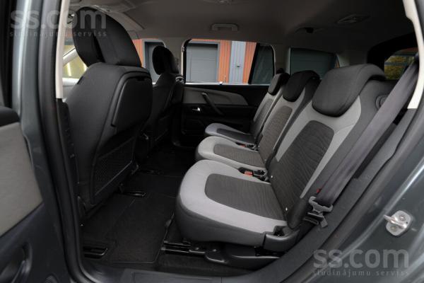 Pelēks Citroen c4-picasso 2015 Jelgava, ar dzinēja tilpumu 1.20 L un nobraukumu 166 tūkst. km par 6500 €, foto 9 vietnē AUTOMOTO.COM.LV