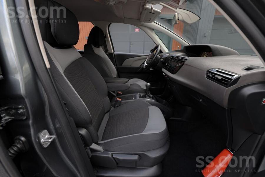 Pelēks Citroen c4-picasso 2015 Jelgava, ar dzinēja tilpumu 1.20 L un nobraukumu 166 tūkst. km par 6500 €, foto 11 vietnē AUTOMOTO.COM.LV